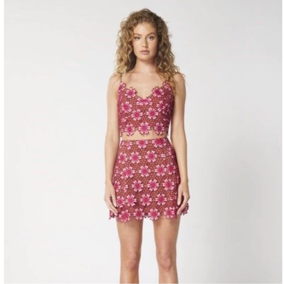 Elliatt | Skirts | Elliatt Helia Pink Floral Guipure Lace Mini Skirt ...